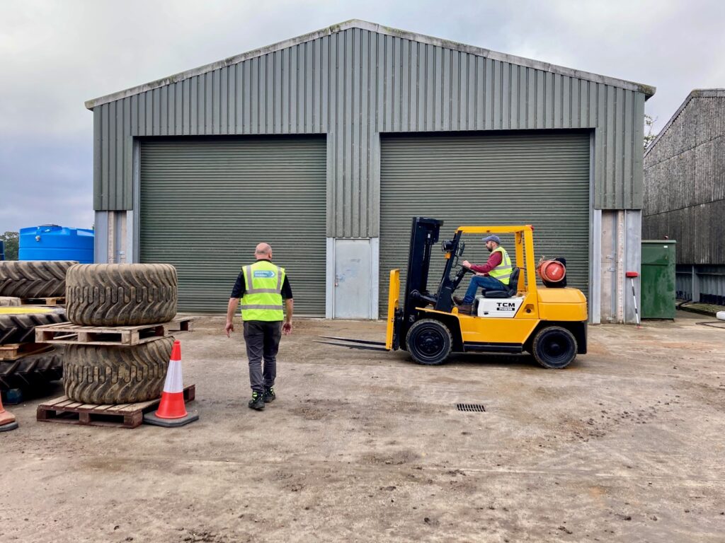 LANTRA Awards Counterbalance Forklift Trucks Refresher [Experienced ...